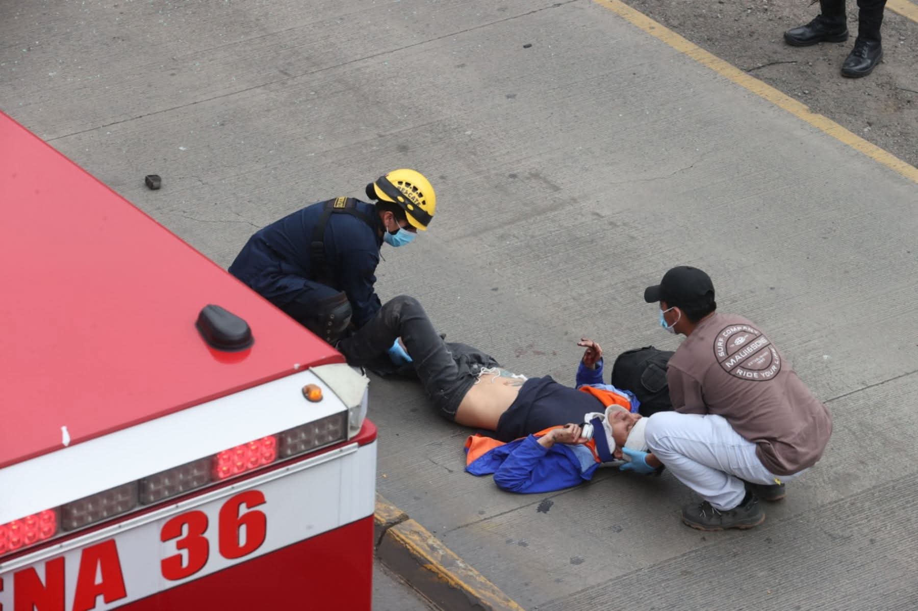 Tragedia en Lima: 3 fallecidos y 17 heridos tras choque entre bus de ...